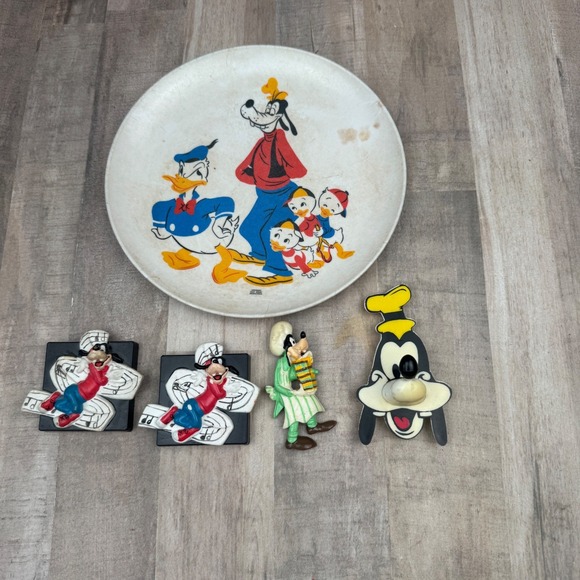 Dining | Vintage Disney Goofy Plate With 4 Magnets | Poshmark